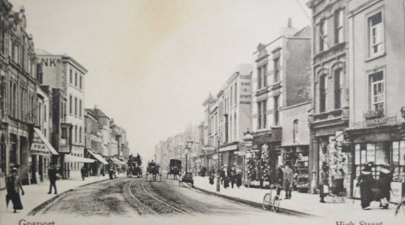 Bygone Years: Gosport High Street - The Gosport and Fareham Globe